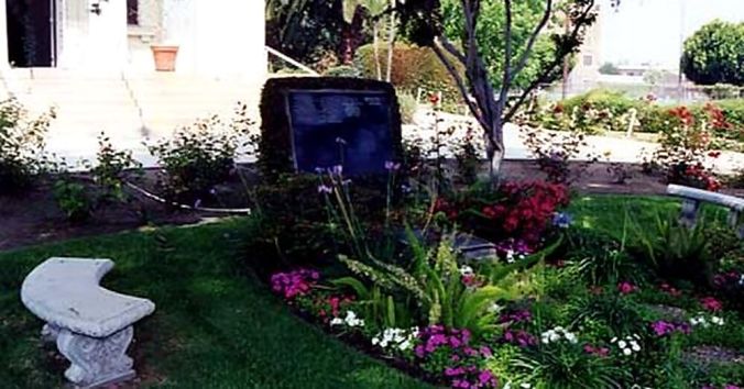 Icon Of The Month: Colin Clive | Raz's Midnight Macabre