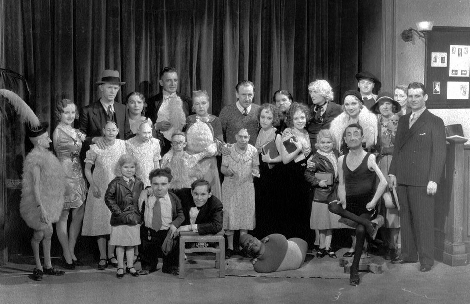 The History Of The Freak Show | Raz's Midnight Macabre