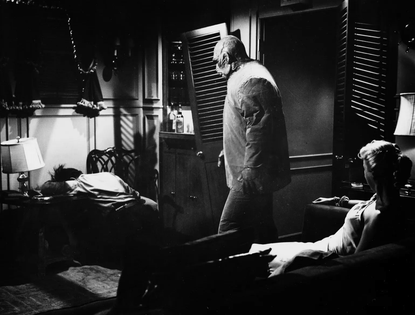 Franchise Review: “The Creature Walks Among Us” | Raz's Midnight Macabre