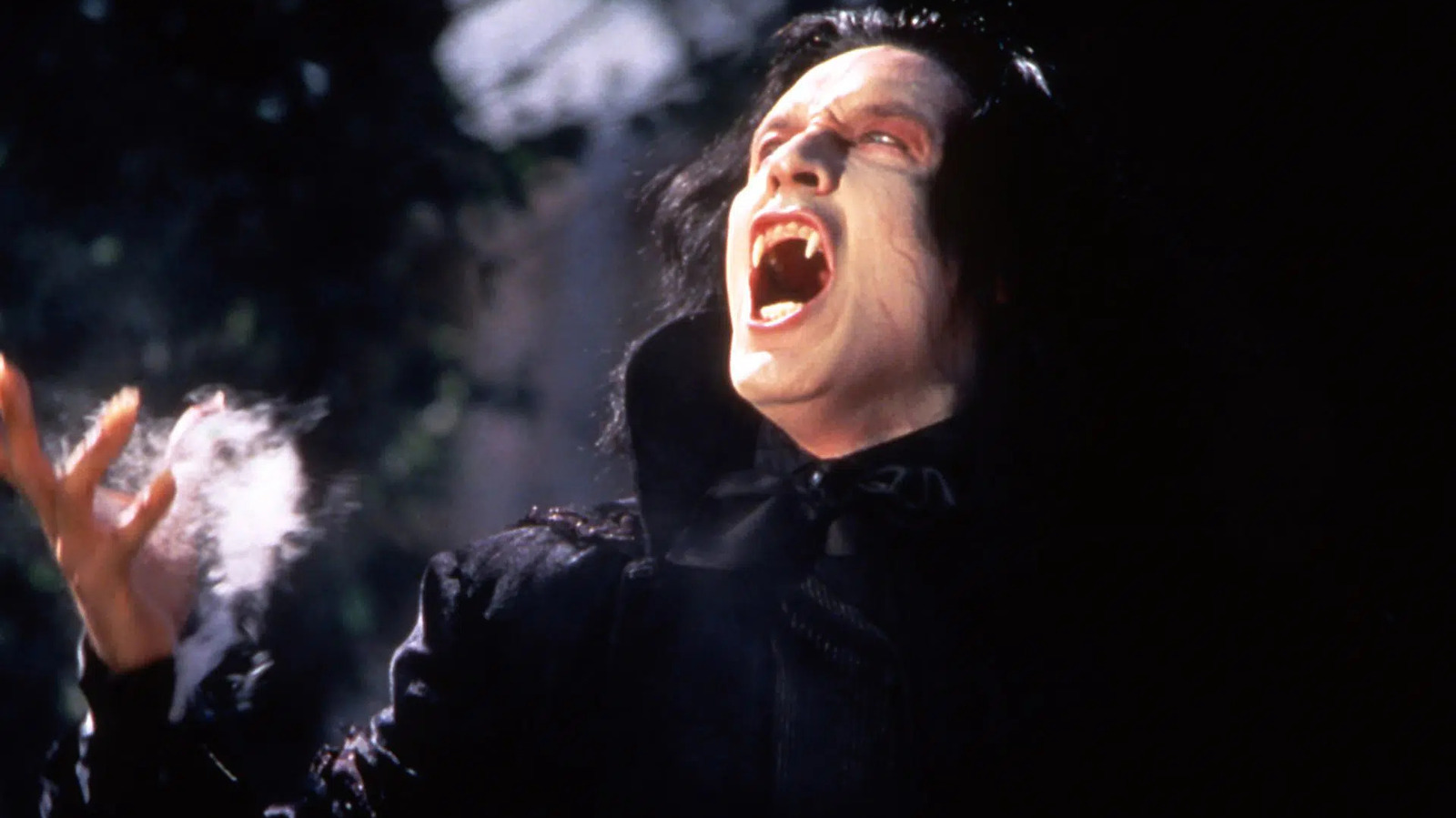 Horror Review: John Carpenter’s Vampires (1998) | Raz's Midnight Macabre